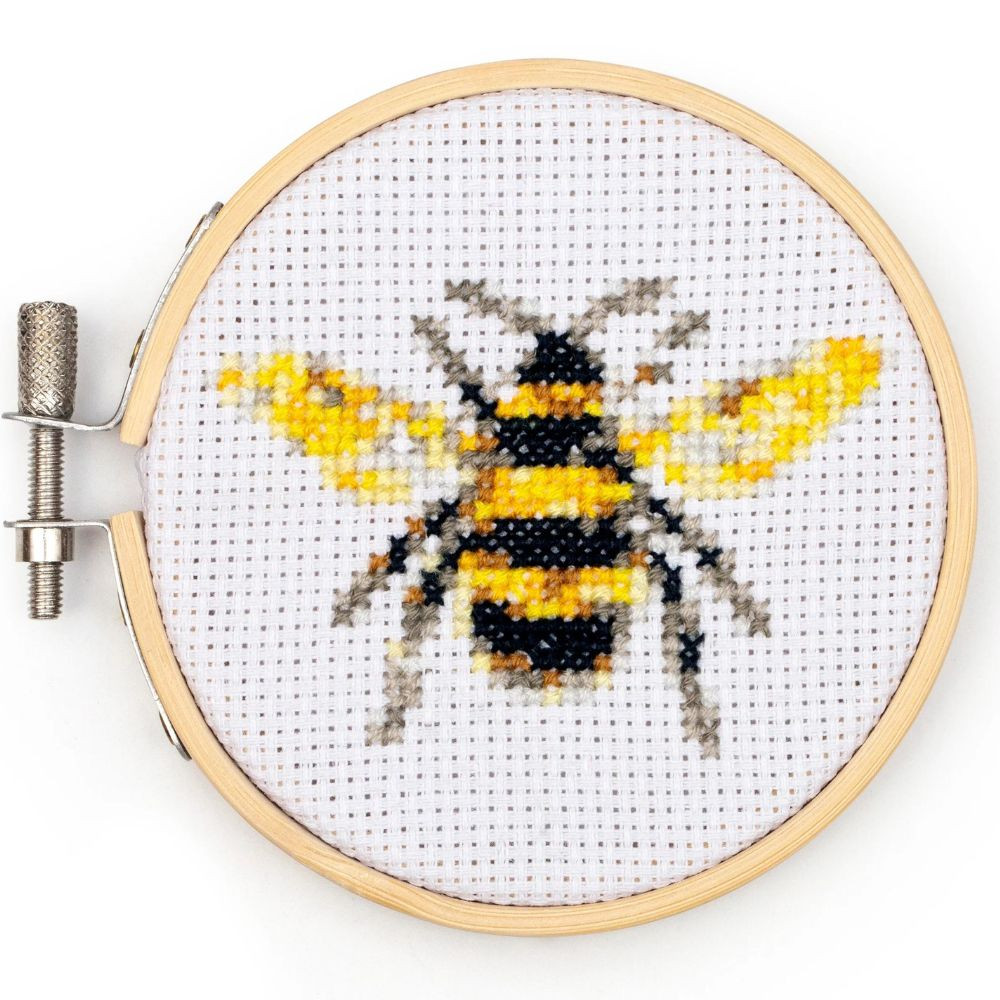 Mini Cross Stitch Embroidery Kit - Bee - RetroFestive.ca