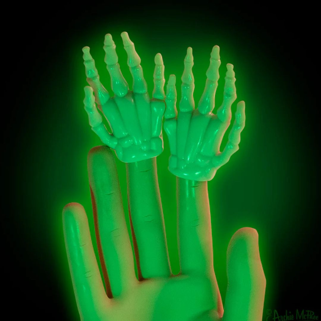 Glow-in-the-Dark Skeleton Hands Finger Puppet - RetroFestive.ca