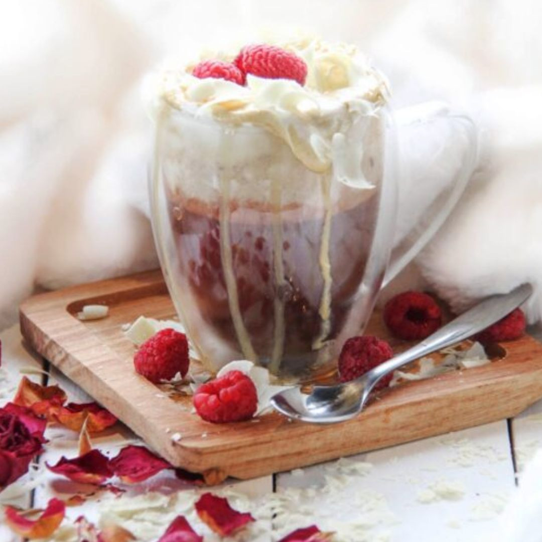 Raspberry Flavoured Hot Chocolate - RetroFestive.ca
