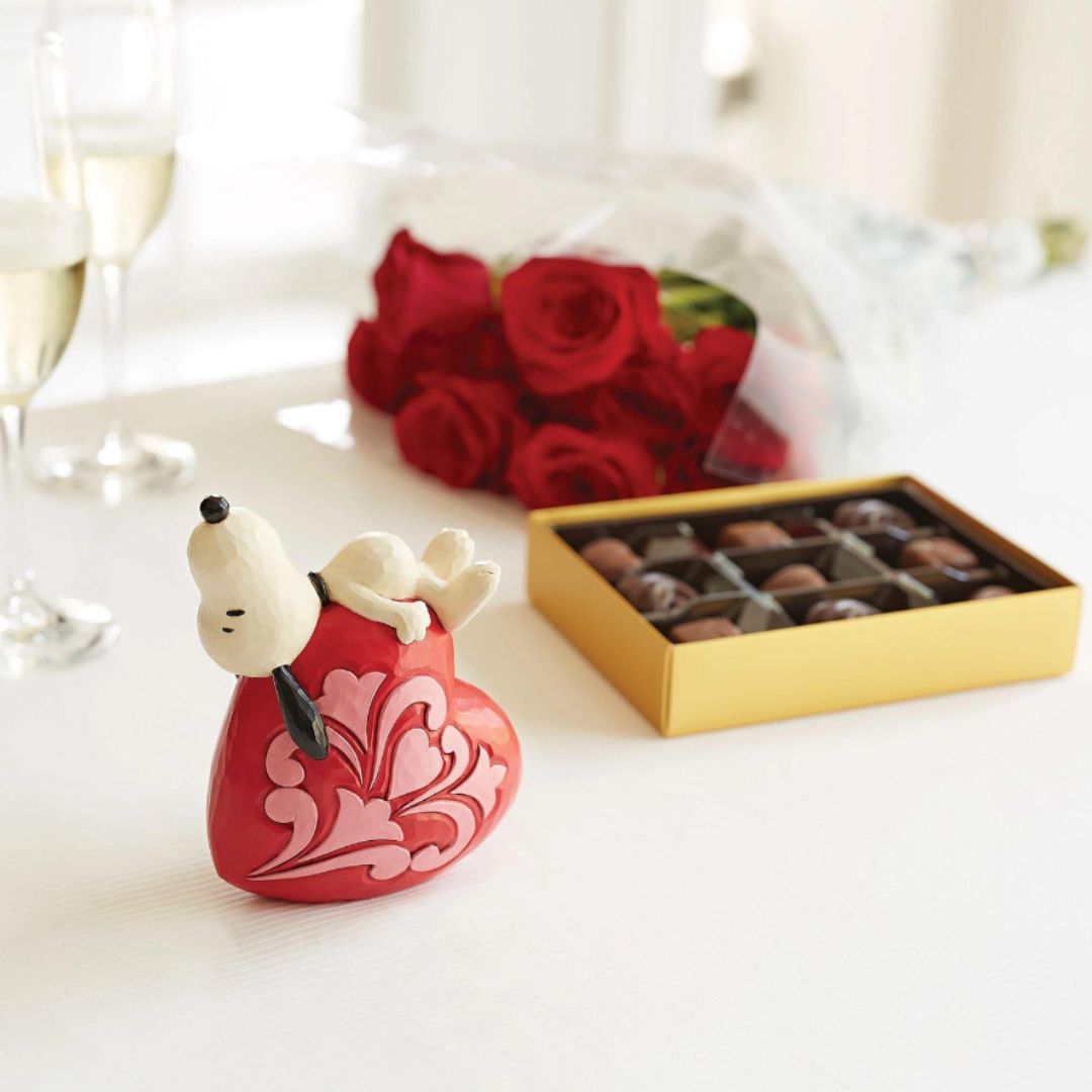 Snoopy Laying on Heart Peanuts Figure by Jim Shore - RetroFestive.ca