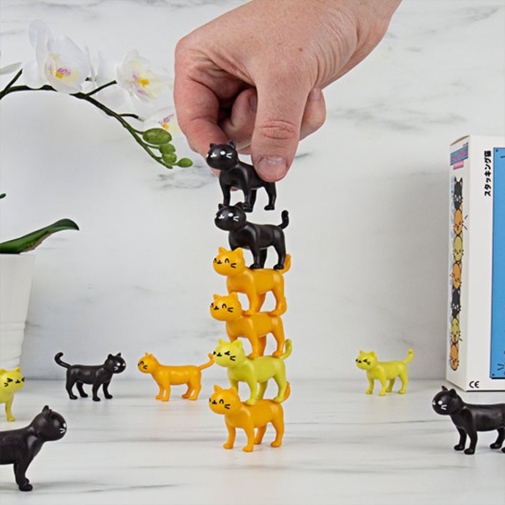Cat-Astrophe Stacking Cats Game - RetroFestive.ca