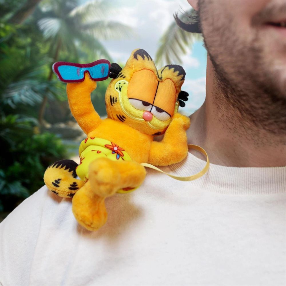 Garfield Summer Shoulder Sitter Plush by kidrobot - RetroFestive.ca