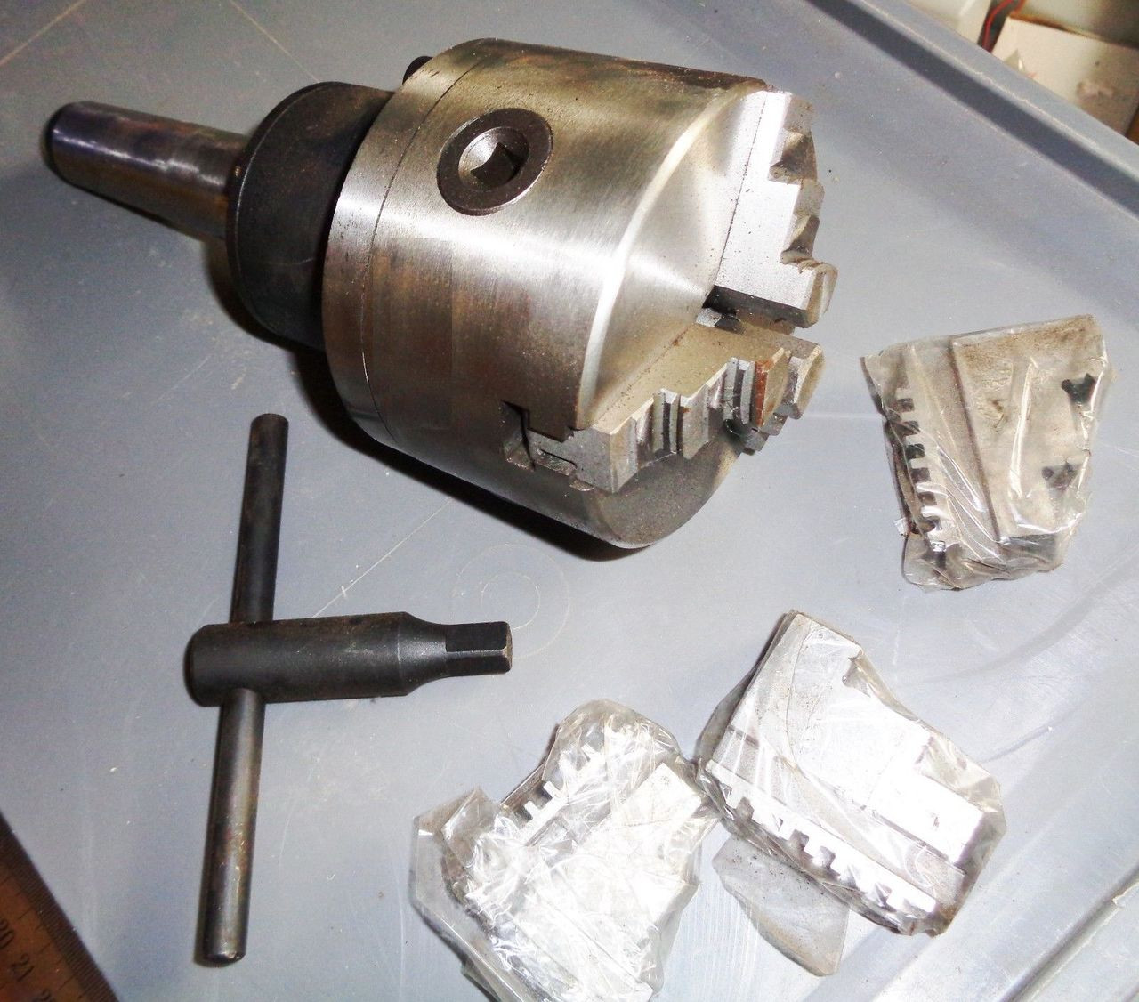 LPR Toolmakers - 3 Jaw Revolving Chuck with 5MT Arbor