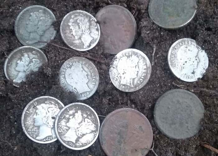 July 4th Silver Coin Spill Metal Detector Find - Kellyco Metal Detectors