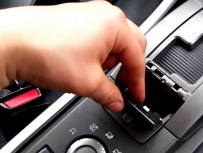 Land Rover Freelander 2 Handbrake Parts | LR Parts