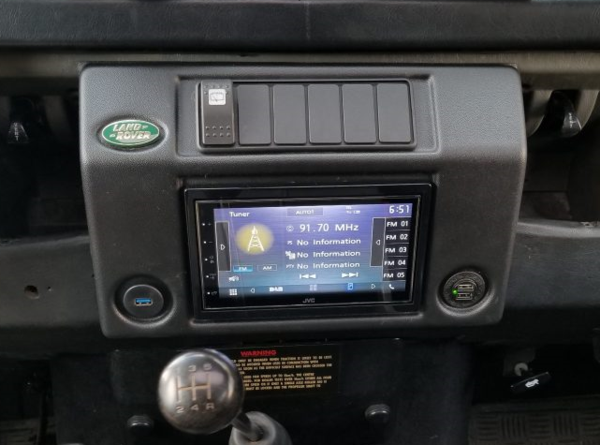 MUD-0002 - Mud Stuff Defender Dash Centre Console | LR Parts