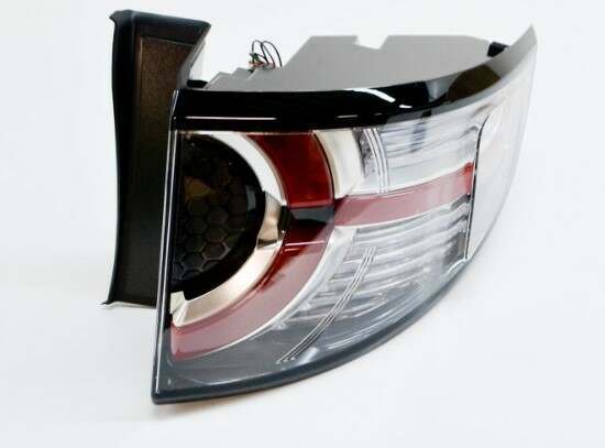 LR135571 - Lamp - Rear- Stop And Flasher - Genuine Land Rover | LR Parts