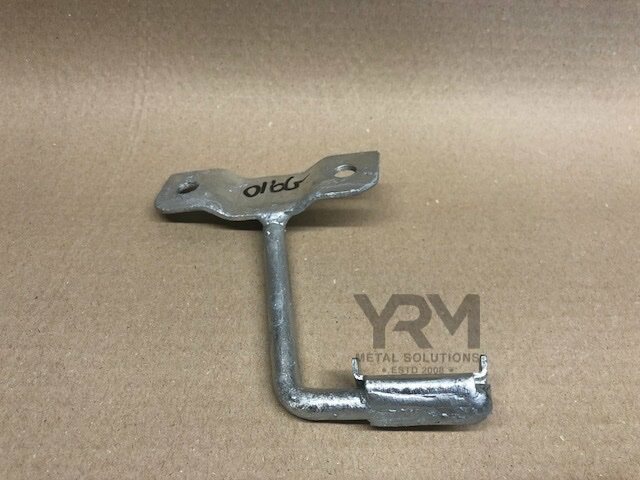 016G - Heavy Duty Galvanised Exhaust Bracket for Land Rover Defender ...
