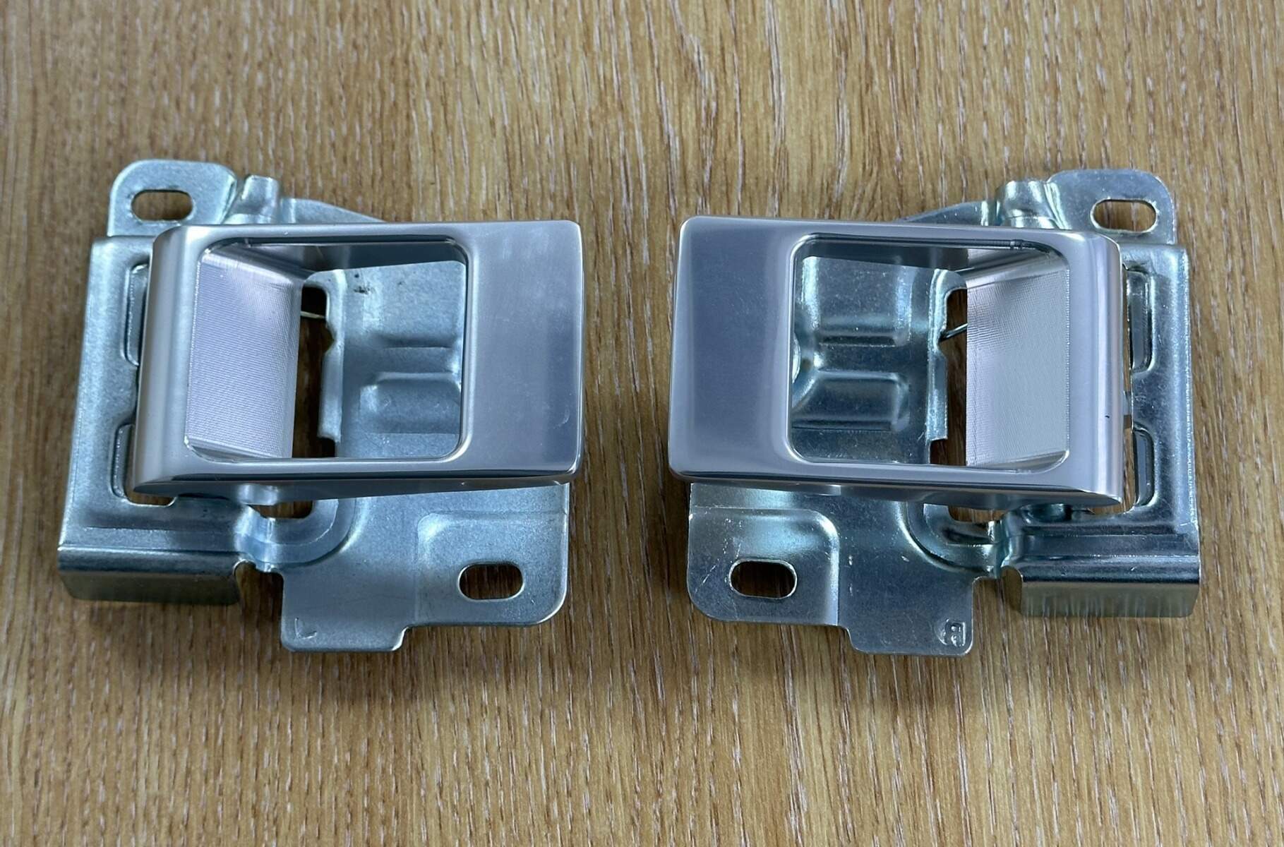 LRC2821 - Aluminium Interior Door Handles for Land Rover Defender - In ...