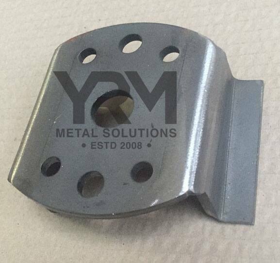 YRM025 - Front Axle Coil Spring Mounting Bracket - Right Hand Side ...