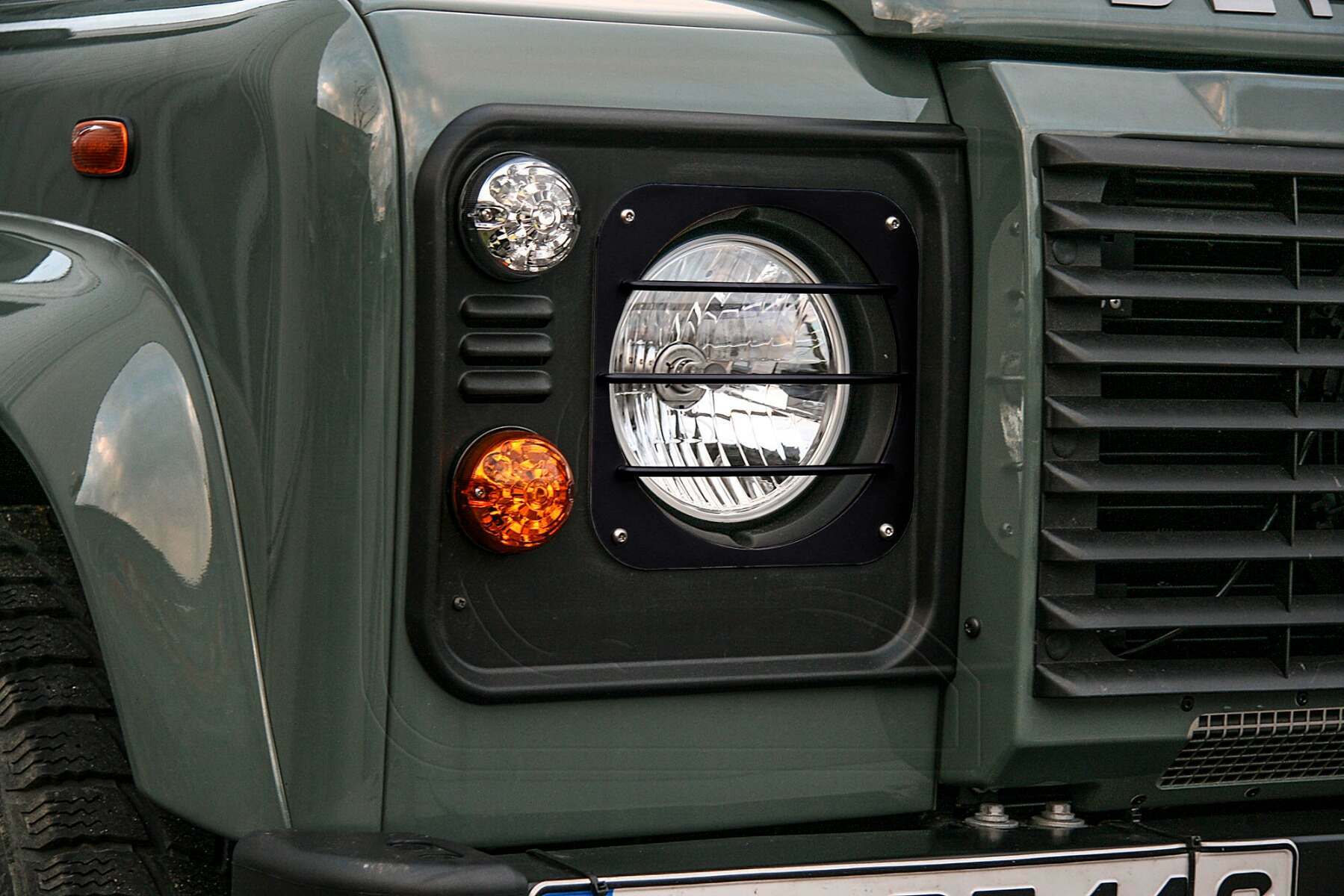NASGRD-VAPB - Stainless Steel Black Headlight Guard Set for Land Rover ...