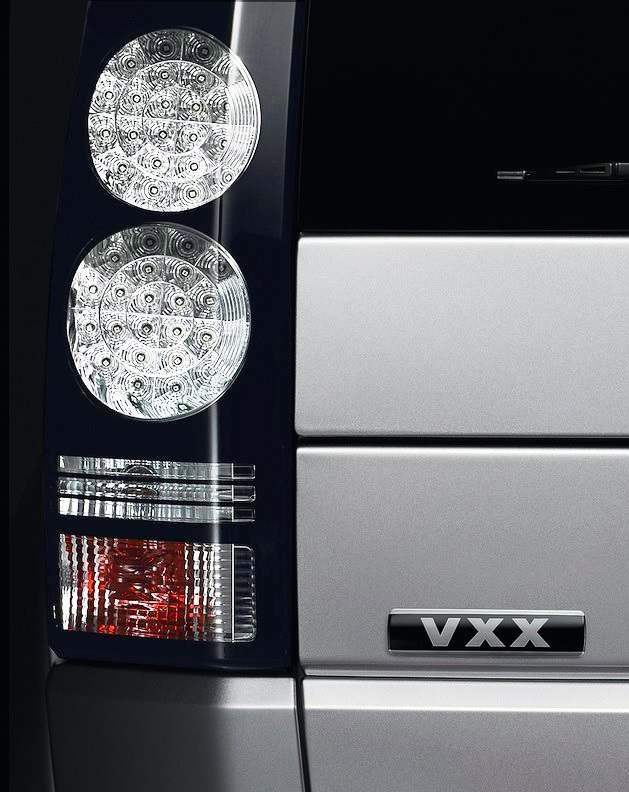 LR052397 - Discovery 4 Black LED Rear Left Lamp | LR Parts