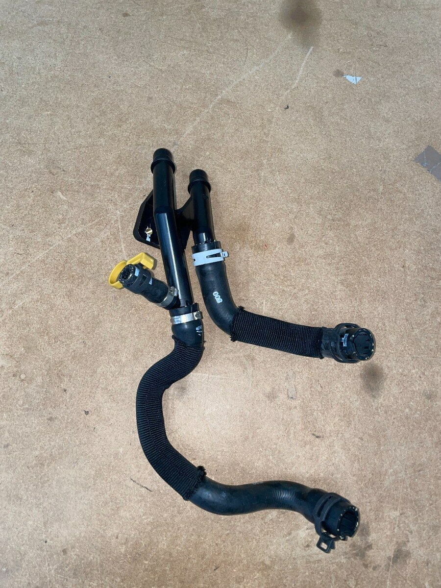 LR022730 - HOSE WITH CONNECTOR - HEATER LINE | LR Parts