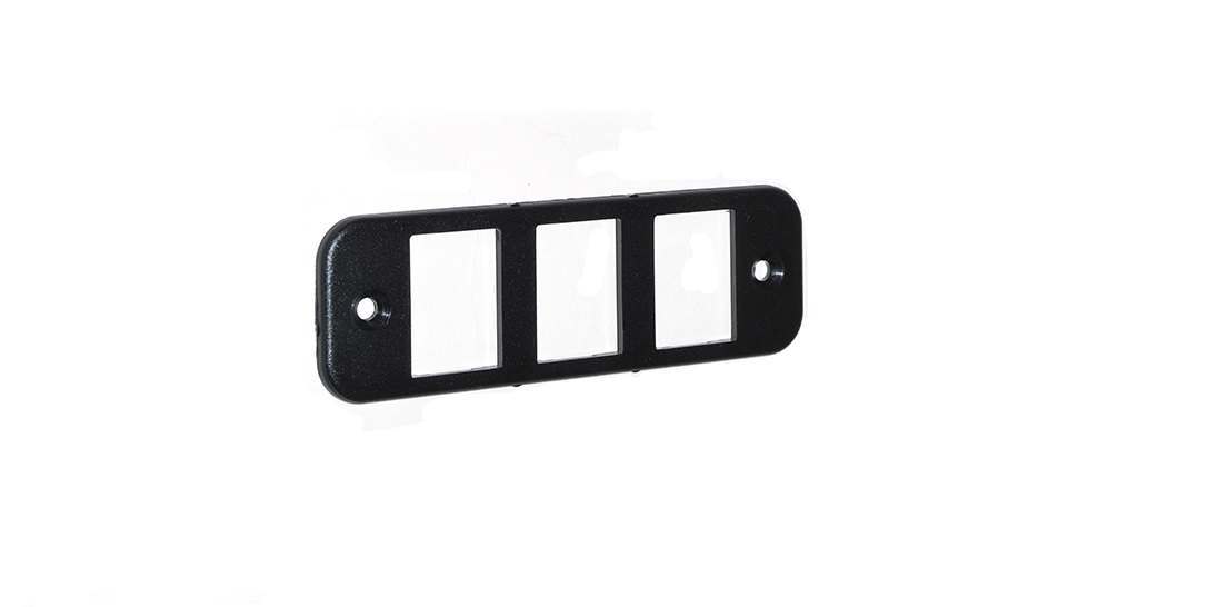 MTC2640 - Defender Dash Switch Panel Surround | LR Parts