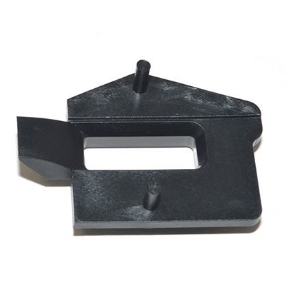 BKY760040 - Bonnet Catch Guide for Freelander 2 and Range Rover L322 ...