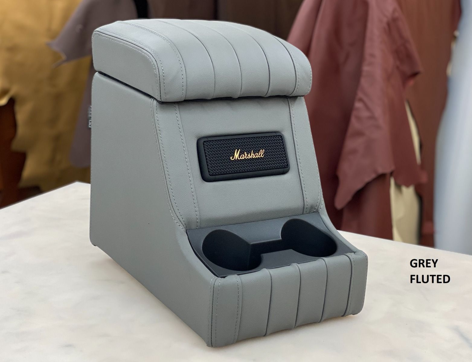 LRI34258 - Lucari Cubby Box with Marshall Speaker for Land Rover ...