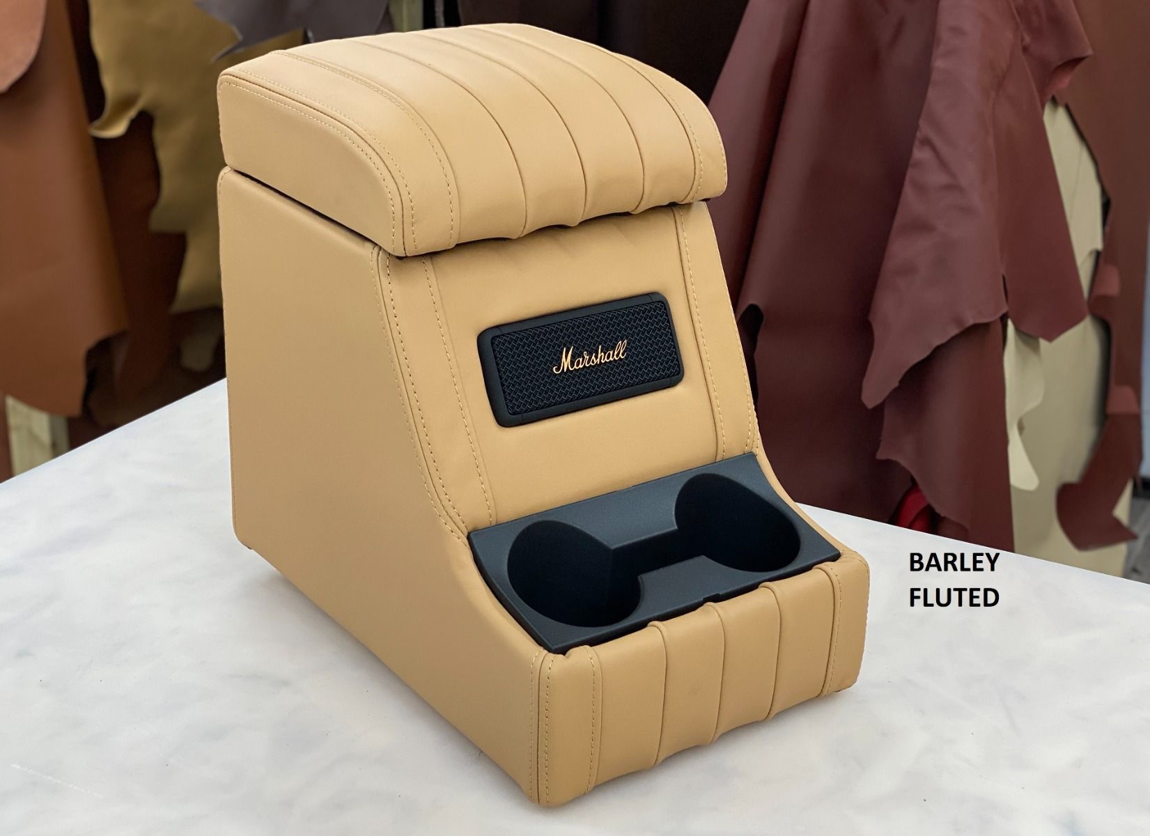 LRI34258 - Lucari Cubby Box with Marshall Speaker for Land Rover ...