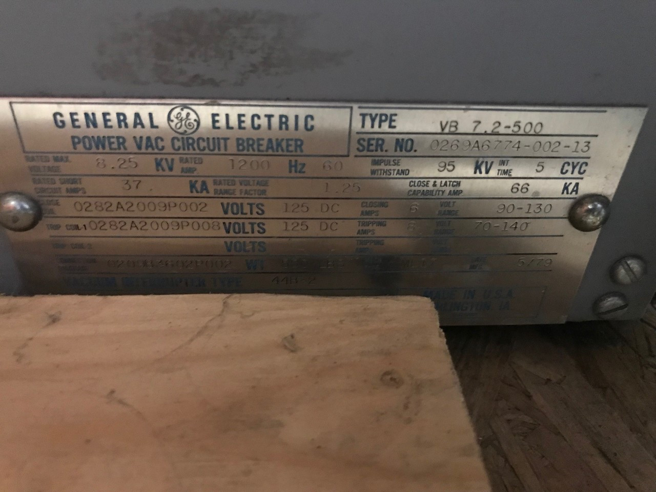 VB-7.2-500 GE 1200A 7.2KV Vacuum Circuit Breaker - Bullock Breakers