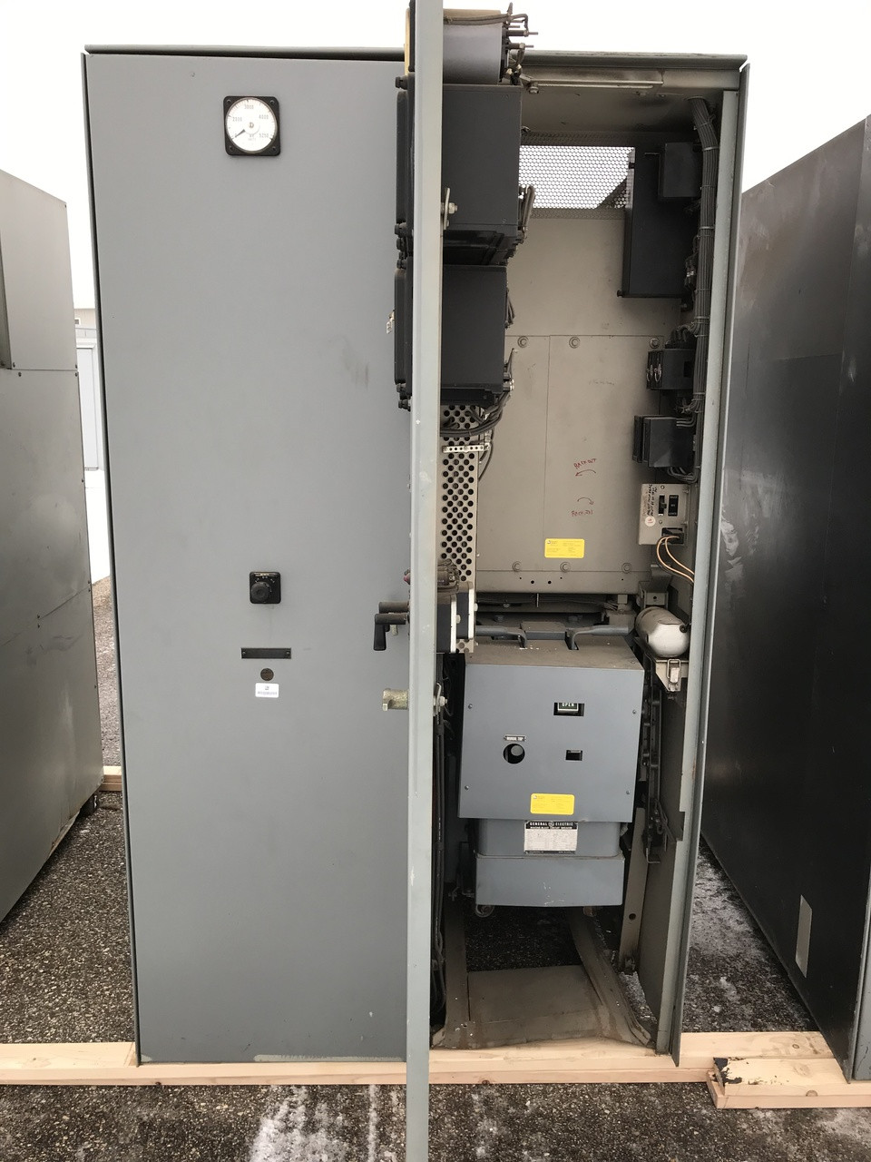 GE Magne-Blast 5KV Single Section W/PT (#179) - Bullock Breakers