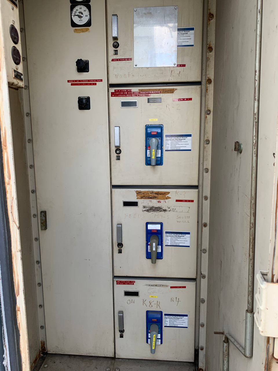 GE AKD-5 NEMA 3R Walk-In Distribution Switchgear Lineup (#206 ...