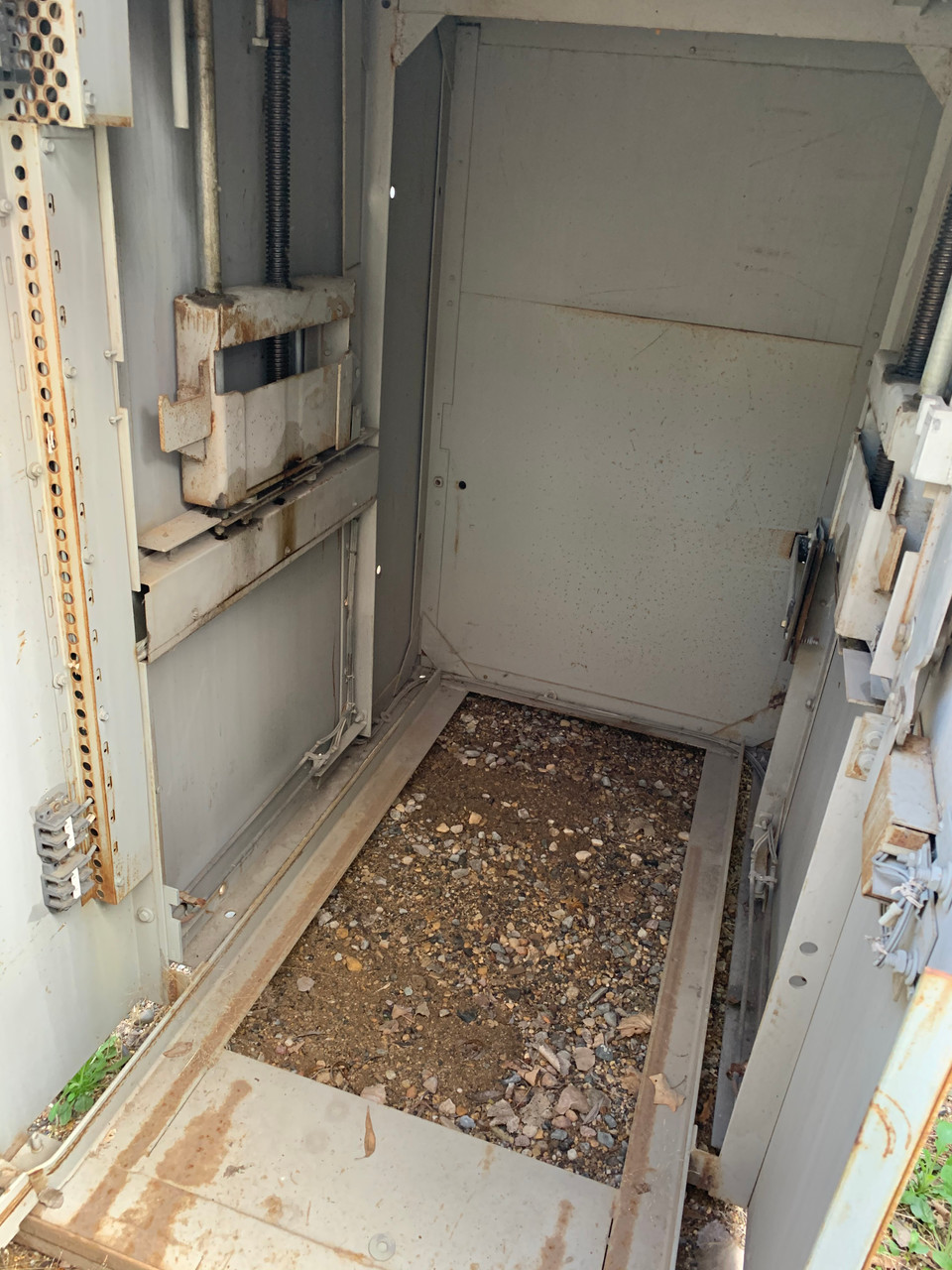 GE Magne-Blast 15KV 1200A Single Section Cell (#198) - Bullock Breakers