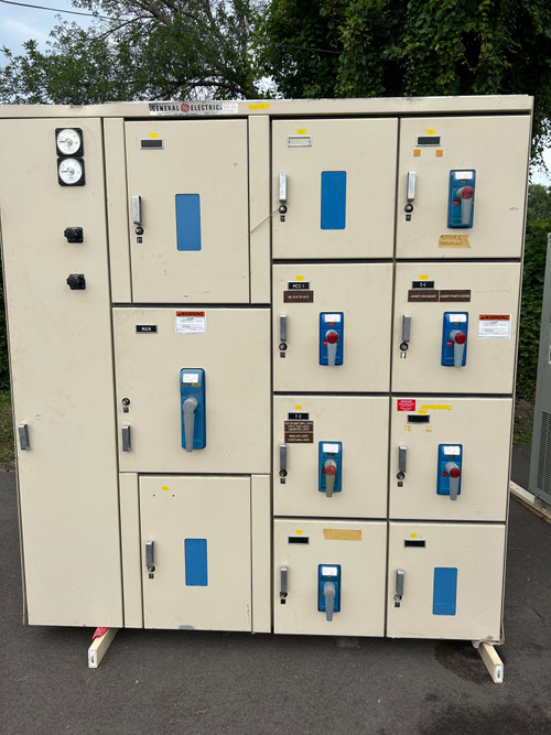 GE AKD-5 1600A Main Switchgear Lineup (#154) - Bullock Breakers