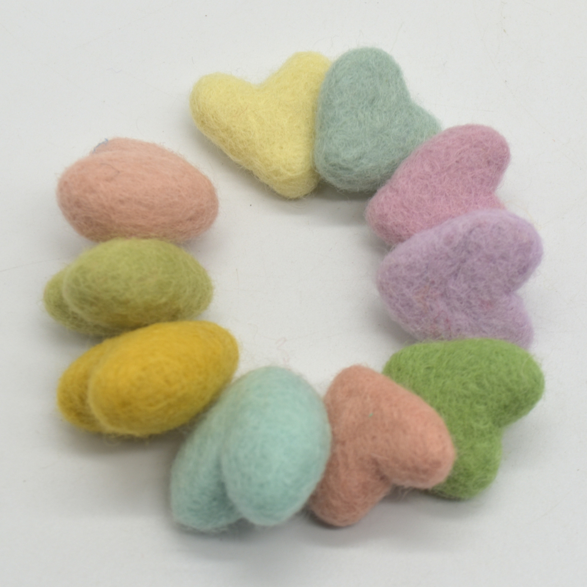 100% Wool Felt Hearts - 10 Count - approx 3cm - Rainbow Colours ...