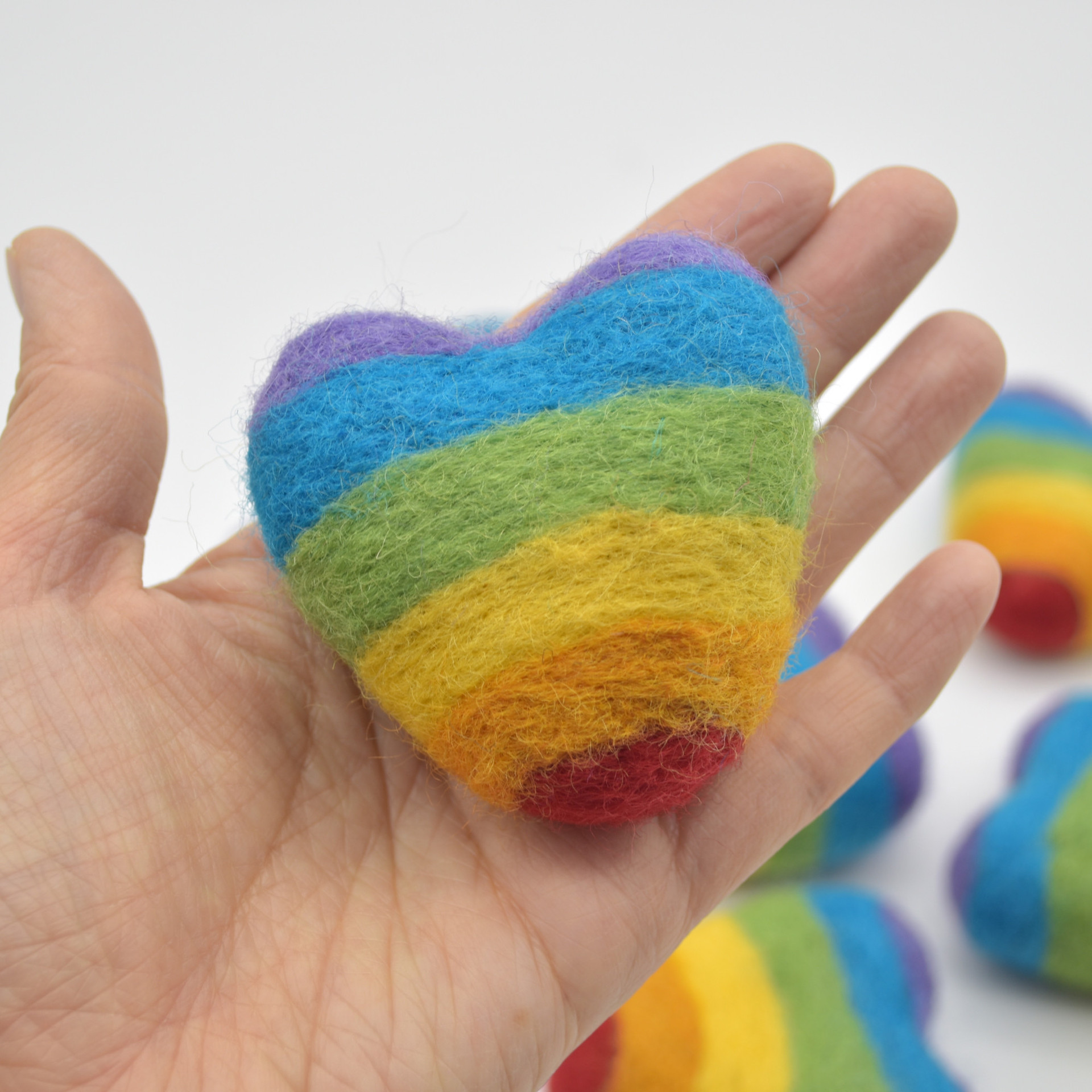 100% Wool Felt Heart - 4 Count - 6cm - Rainbow Colours - OrientalDirect ...