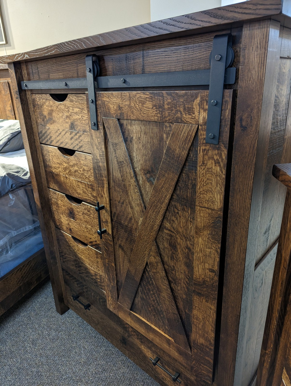 Amish Heritage Rustic Quartersawn Gentleman's Chest