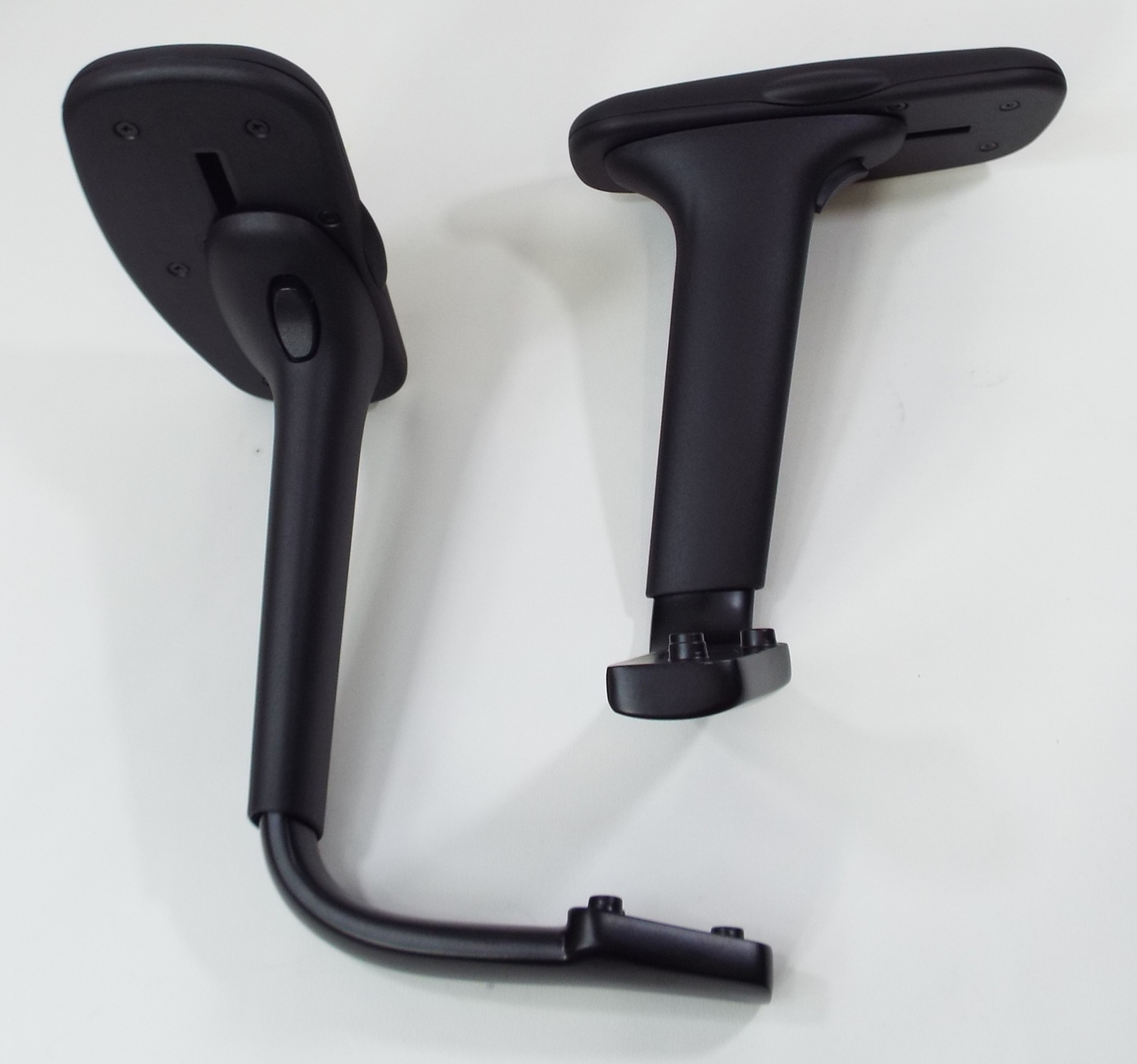 Senator Agitus & Evolve arms - The Chair Clinic Ltd
