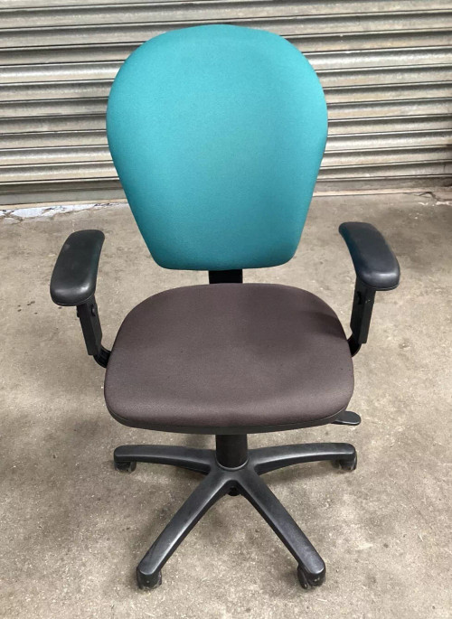Senator Opus task chair with arms - STOCK CLEARANCE BARGAINS - The ...