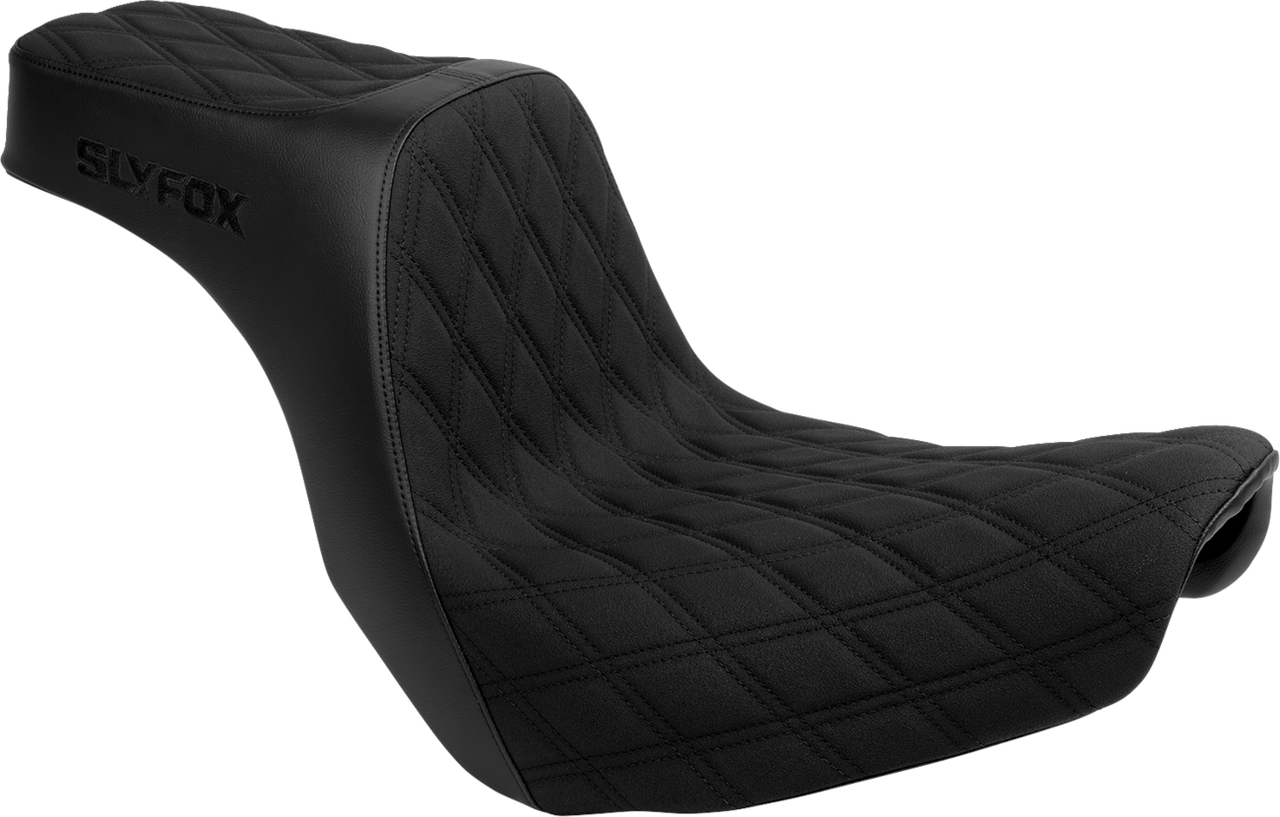 SLYFOX 4701C-SlyFox Seat Highnoon 2Up Black Logo Dd Slip Stop Softail ...