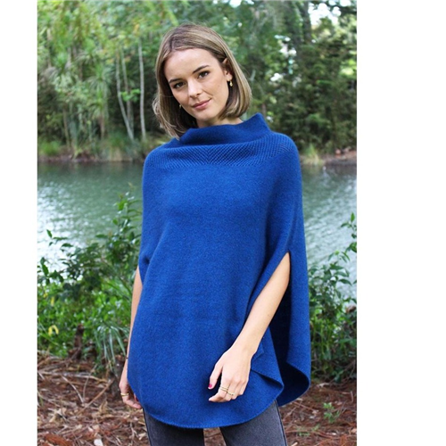 Lothlorian 9984 Jules Poncho - Sams Patch