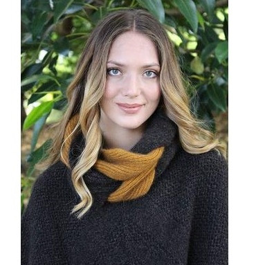 Lothlorian 9858 Plait Cowl - Sams Patch