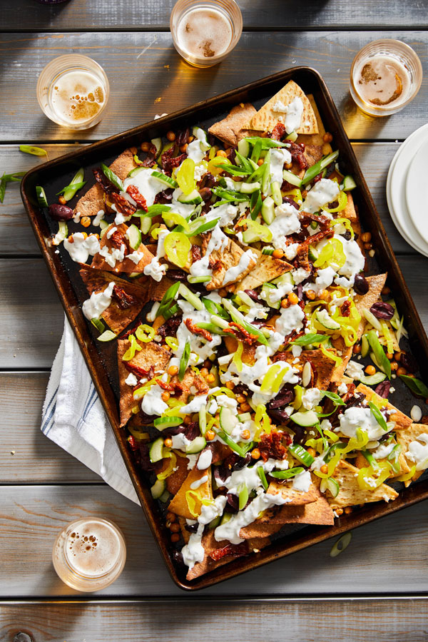 Mediterranean Nachos with Olives, Sun-Dried Tomatoes and Yogurt Mint ...
