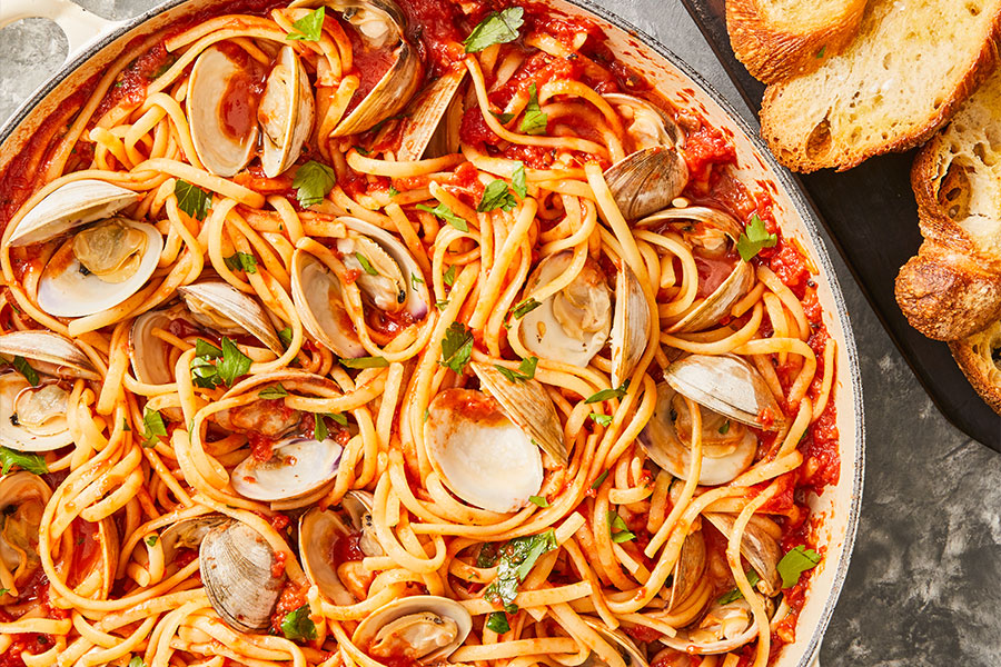 The Best Authentic Linguine With Red Clam Sauce Recipe - DeLallo