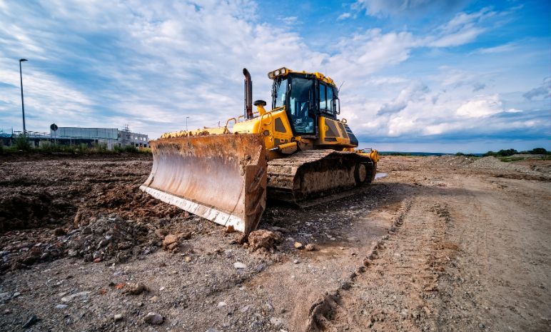Motor Grader vs. Bulldozer: When To Use Each - Tractor Zone Heavy ...