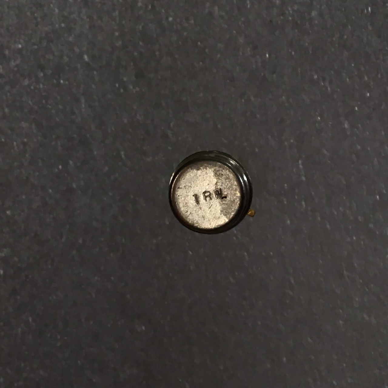 Sprague TQ59 transistor, gold lead - C19002