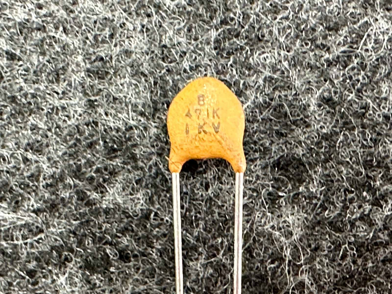 Ceramic Disc Capacitor 471K, 470 pF, 1KV, ± 10% - Y19458