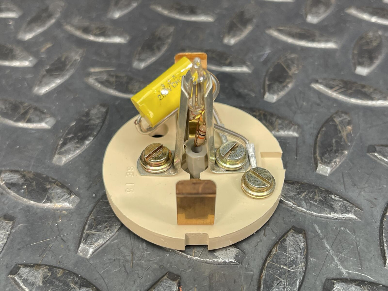 Suttle SE-21C-60 Light Indicator, Amber, Telephone Ringer Lamp Suttle ...