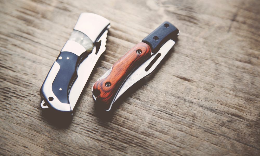 The Pros and Cons of Folding Pocketknives - The Knife Connection