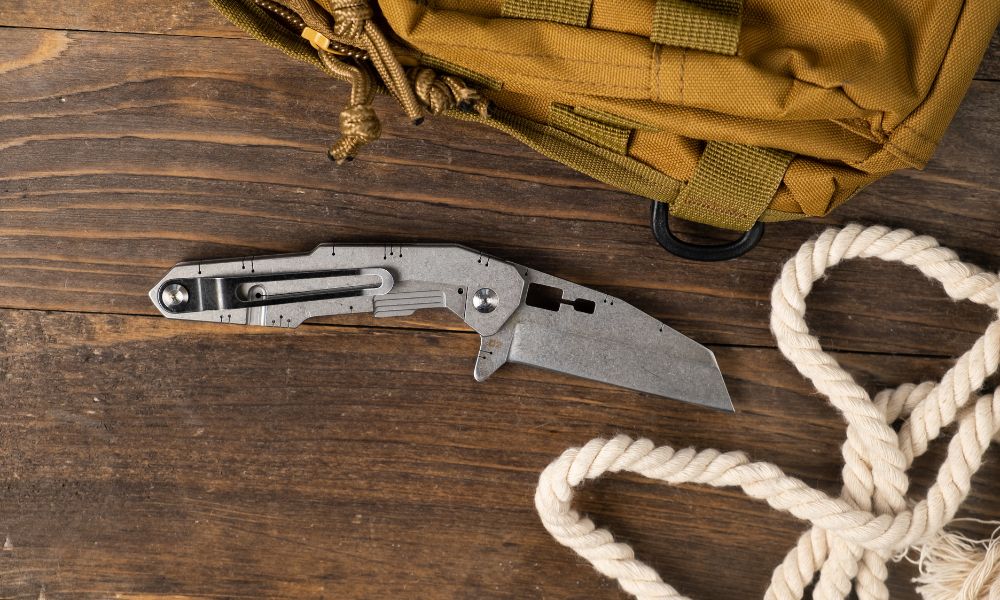 Tips for Choosing the Best Folding Knives - The Knife Connection
