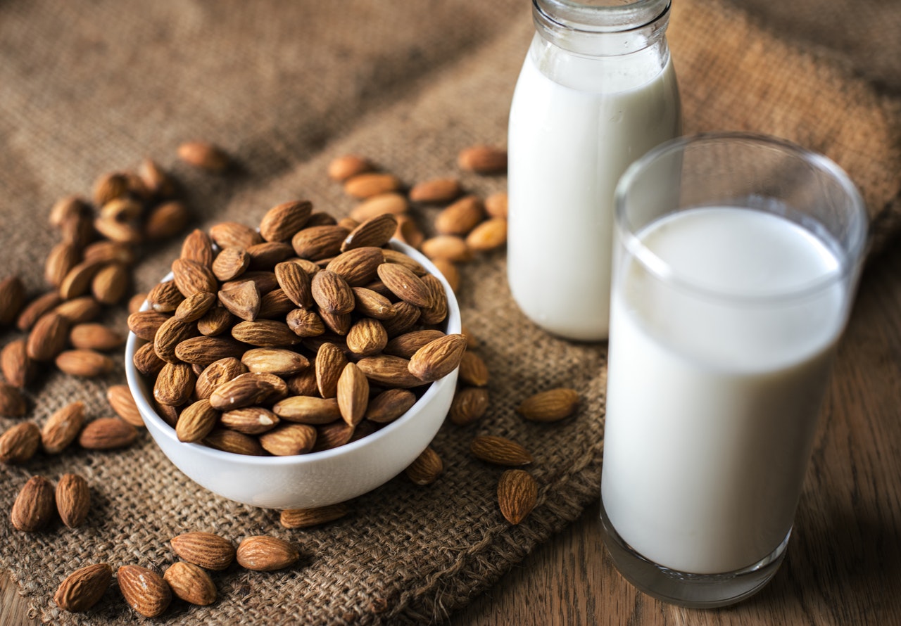 Why do almond milk and other plant-based beverages contain additives ...