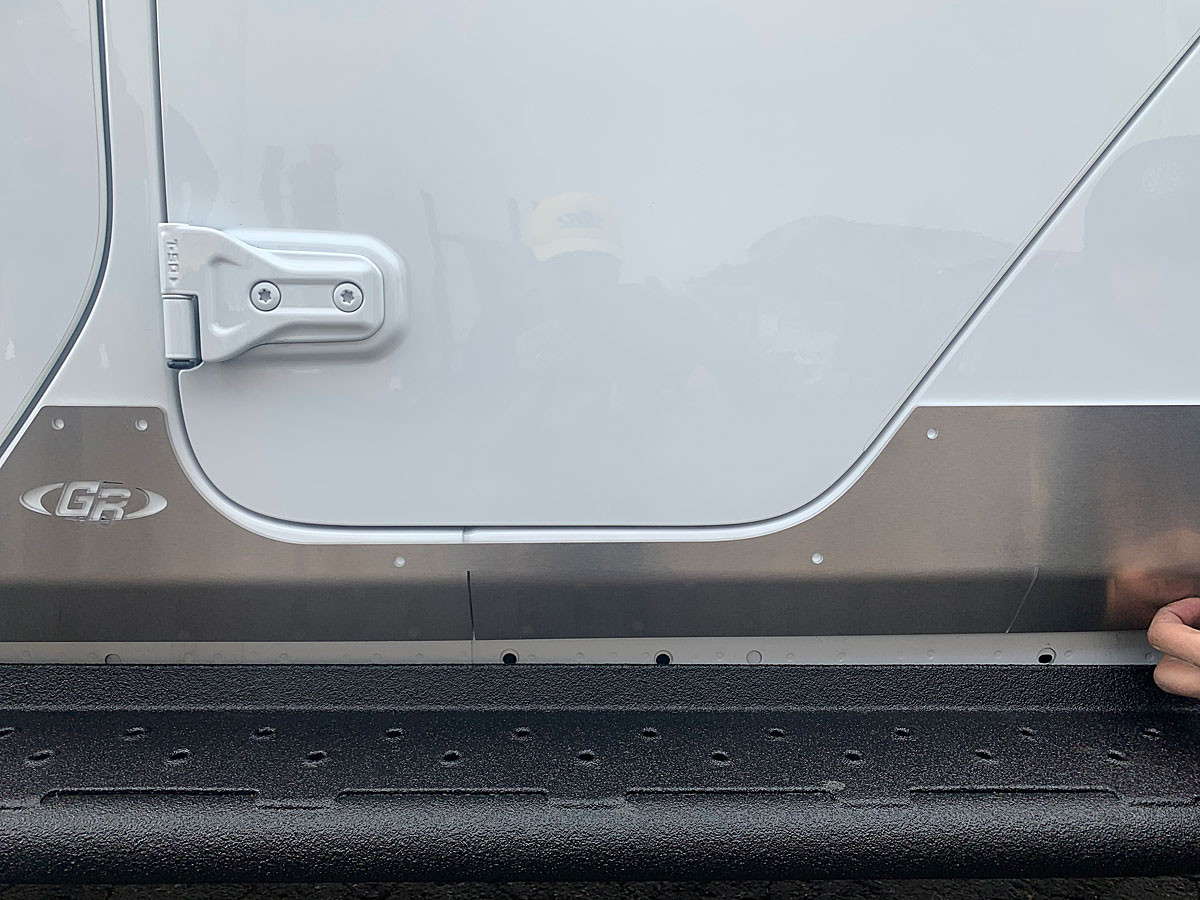 JT Rocker Kick Plate | Jeep Gladiator Side Armor | GenRight Off Road