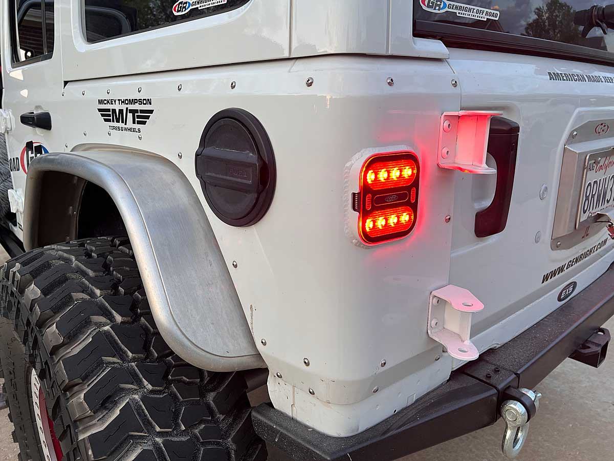 Jeep JLU Corner Guards w/ Recessed Tail Lights | GenRight Off Road