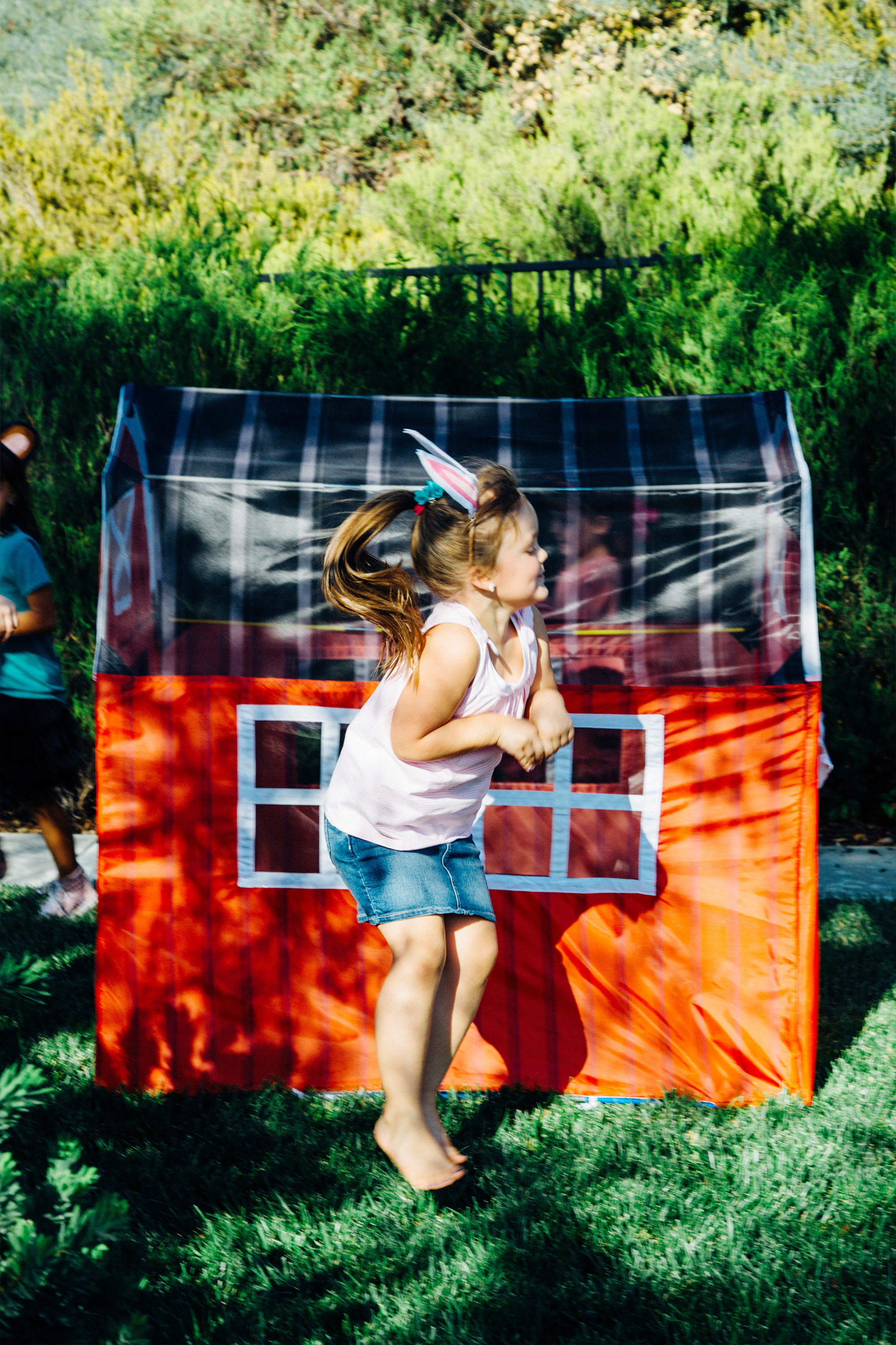 Barnyard Play House - Pacific Play Tents