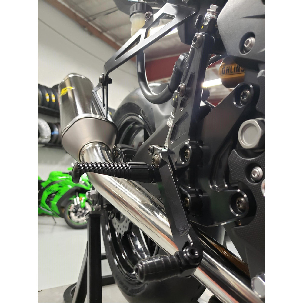 Graves Motorsports Kawasaki Z500 2024-2025 Adjustable Rearsets