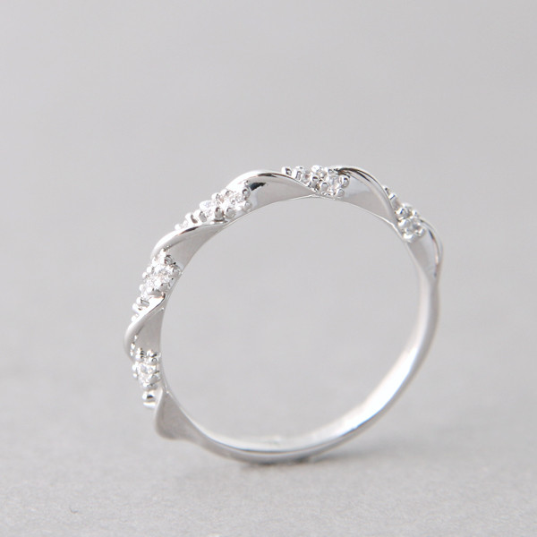CZ Elegant Single Ribbon Ring White Gold - kellinsilver.com