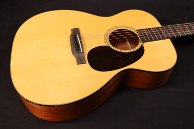 Martin Guitar Standard Series Acoustic Guitars, Hand-Built Martin ...