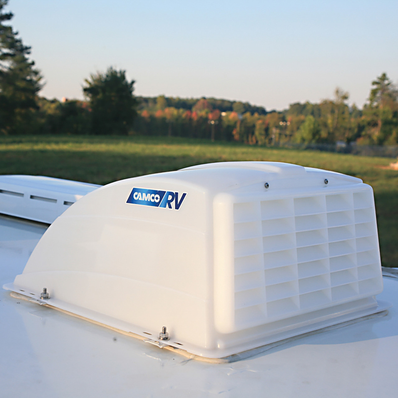 Camco Roof Vent Cover-White 5 pk (Eng/Fr) 40433 - Camco Dealer